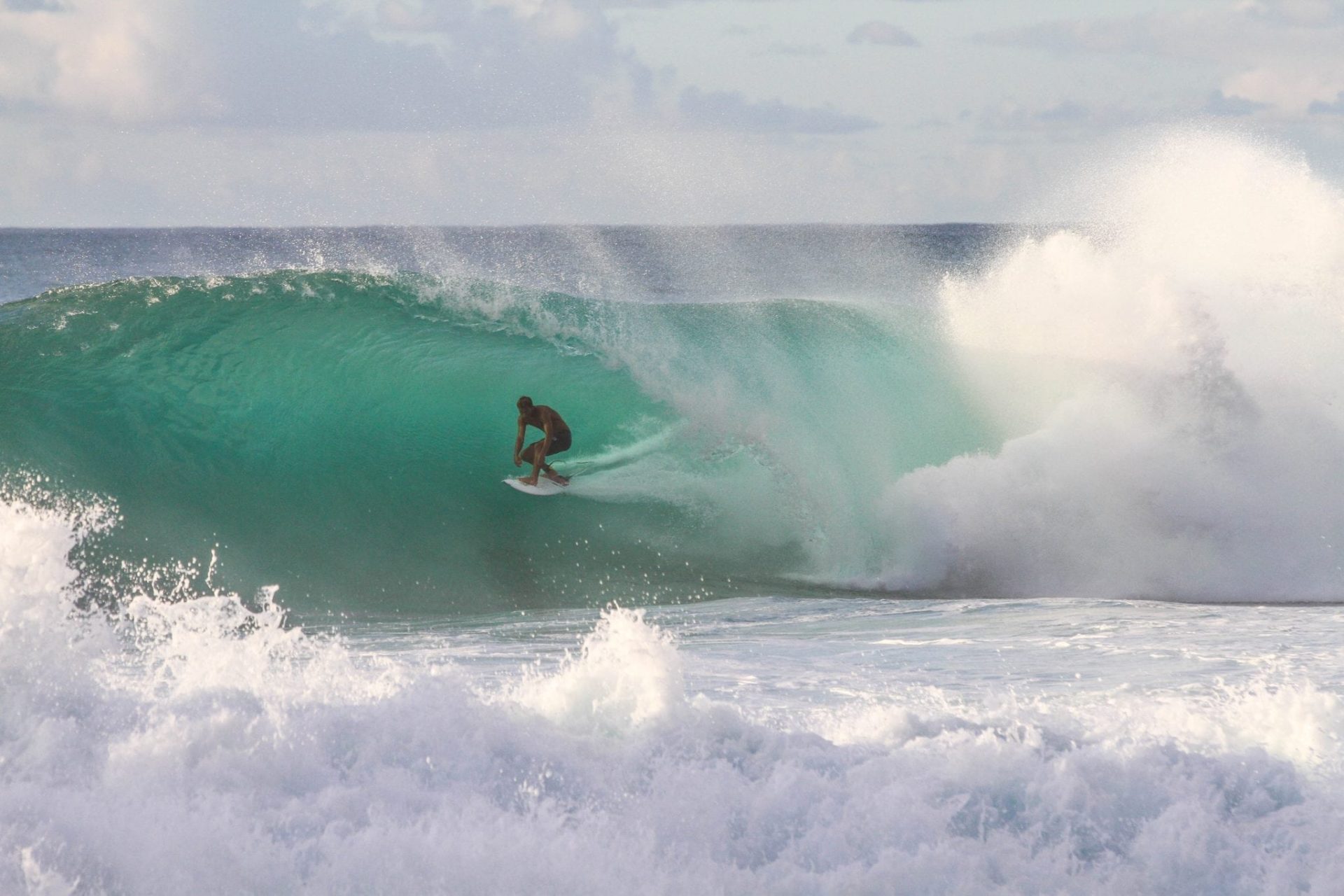 Banzai Pipeline: Surf Guide & Hawaii's Iconic Wave