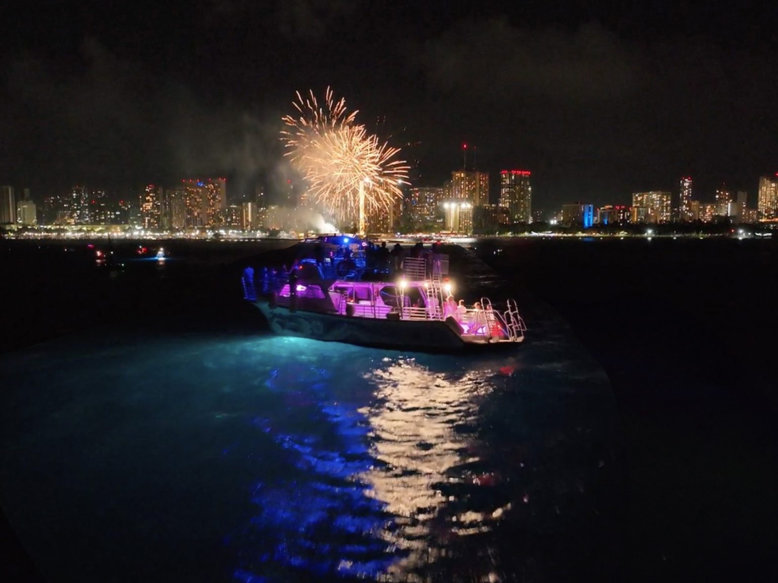 Waikiki Booze Cruise | Oahu Sunset Party Boat with Live DJ & Fireworks