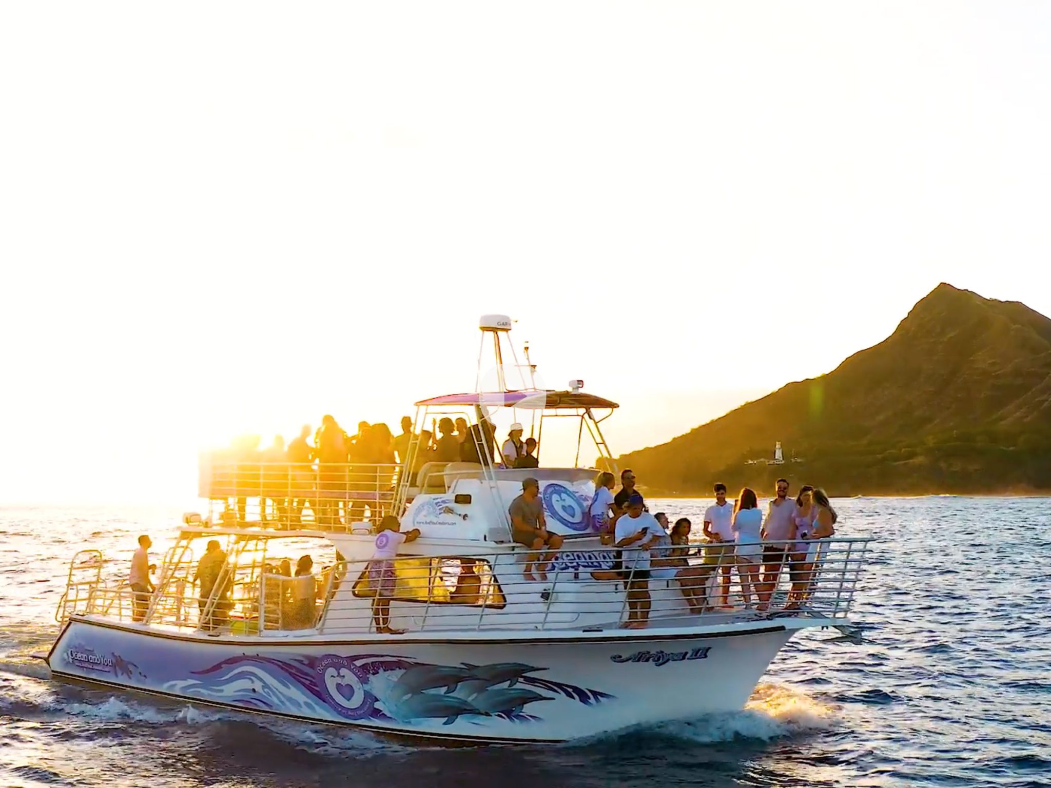 Waikiki Booze Cruise | Oahu Sunset Party Boat with Live DJ & Fireworks